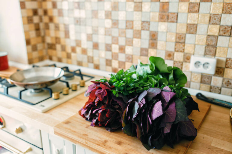 Orach: growing, care & uses - Plantura